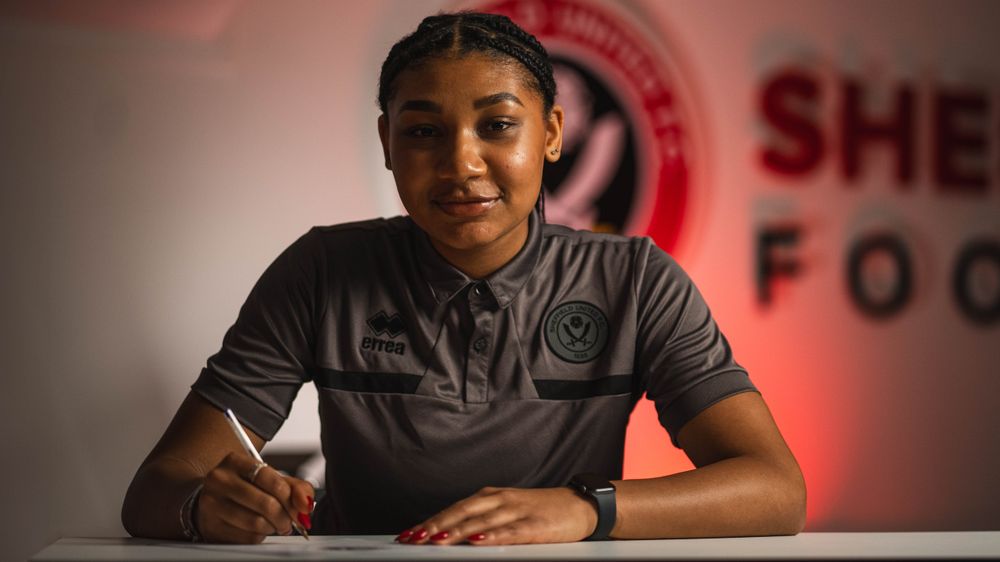 Graham signs first pro contract